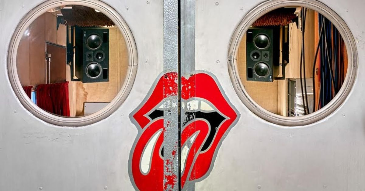 Ένα κινητό studio φορτωμένο με πολύ ροκ!