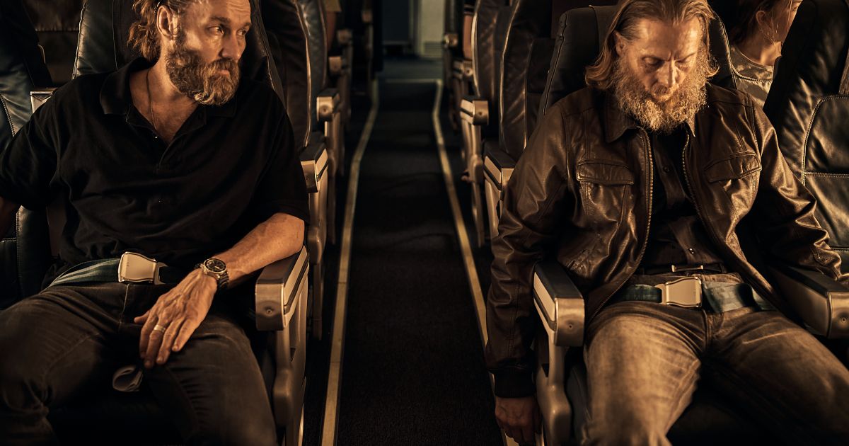 «The Stranger» (Κριτική)