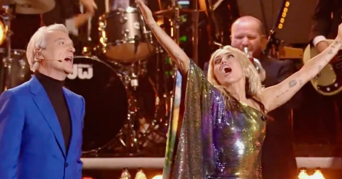 O David Byrne τραγούδησε σε show με Miley Cyrus και Sia