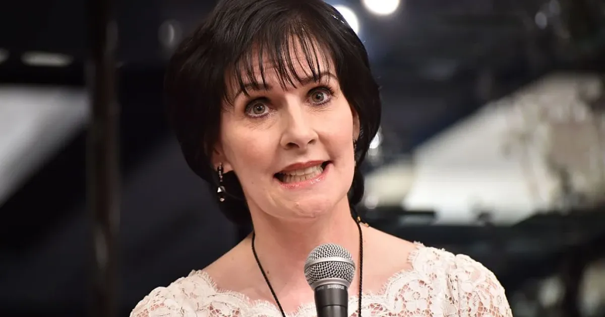 Δισκοθήκη: Enya η φωνή της Ιρλανδίας που ταξίδεψε σε όλο τον πλανήτη