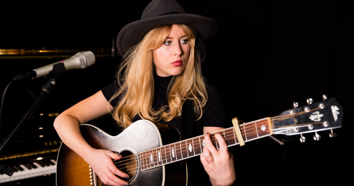 Holly Macve - Suburban House (Featuring Lana Del Rey)