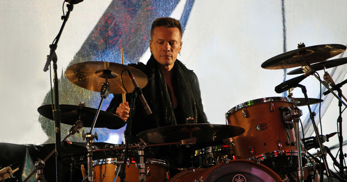 U2: Η σπάνια ασθένεια από την οποία πάσχει ο drummer Larry Mullen Jr.